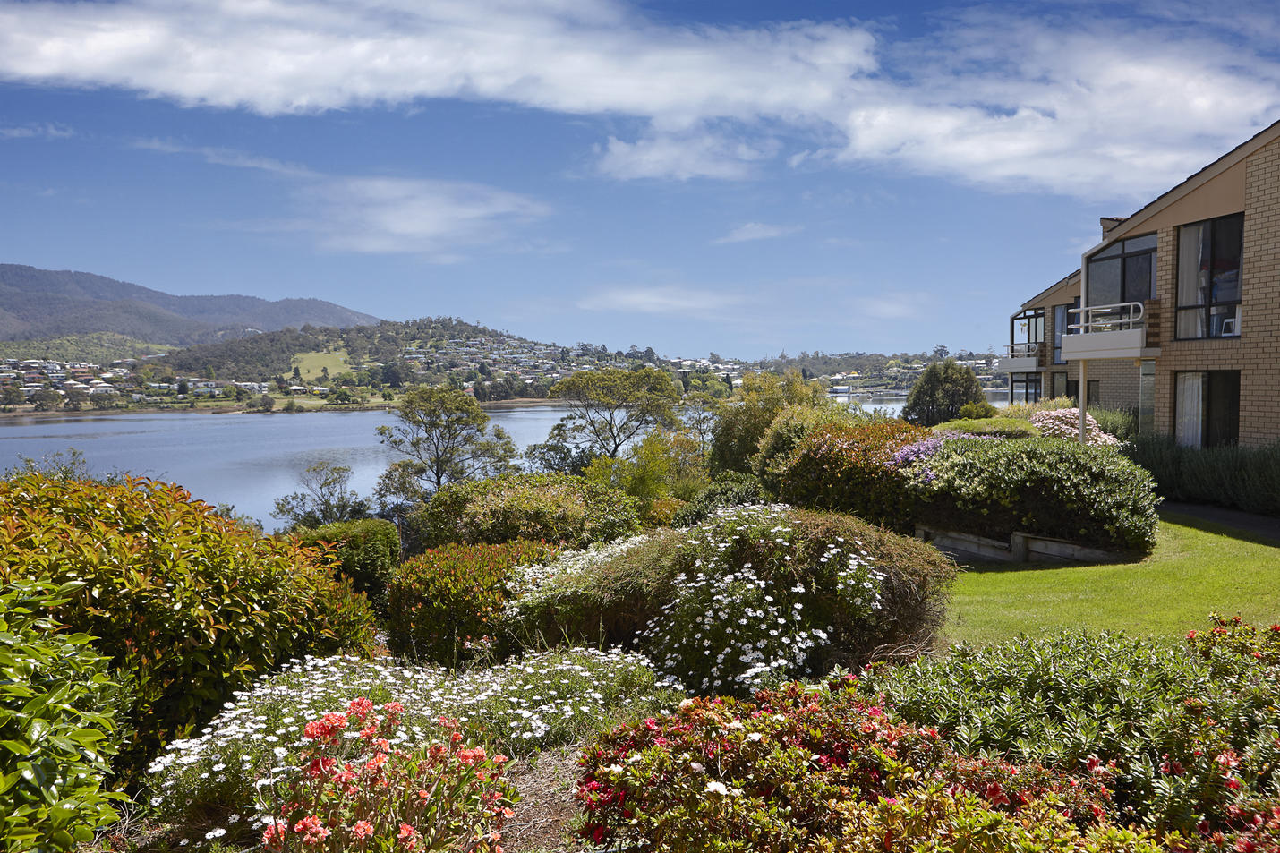 Derwent Waters Retirement Living, Claremont, TAS | Aveo